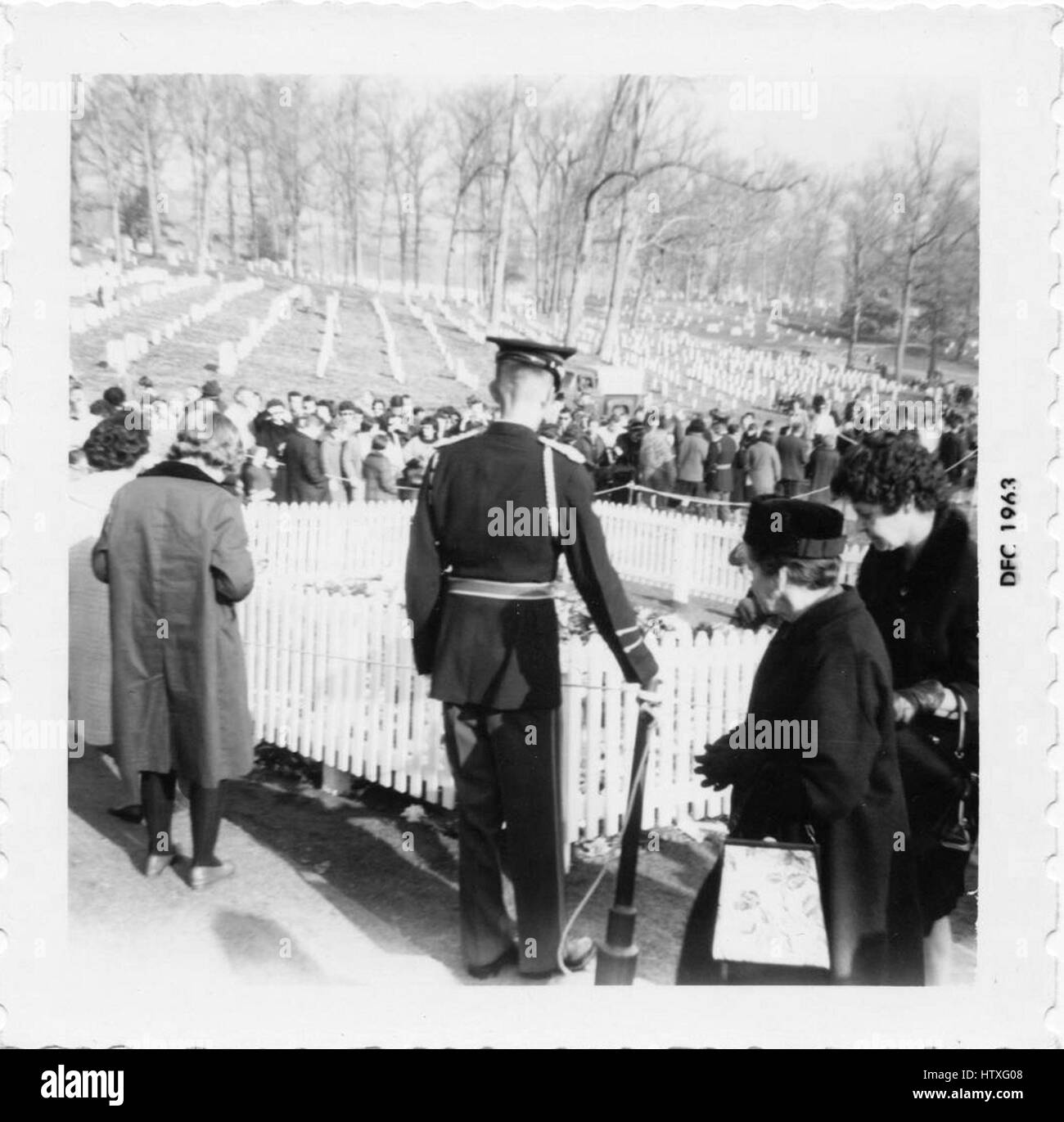 People gather at the grave of assassinated United States President John ...