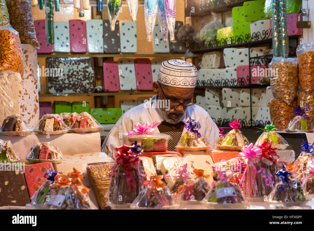 Morocco fez hat hi-res stock photography and images - Alamy