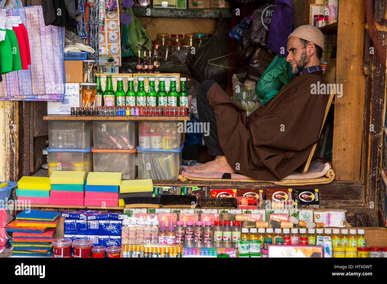 Arab shopkeeper hi-res stock photography and images - Alamy