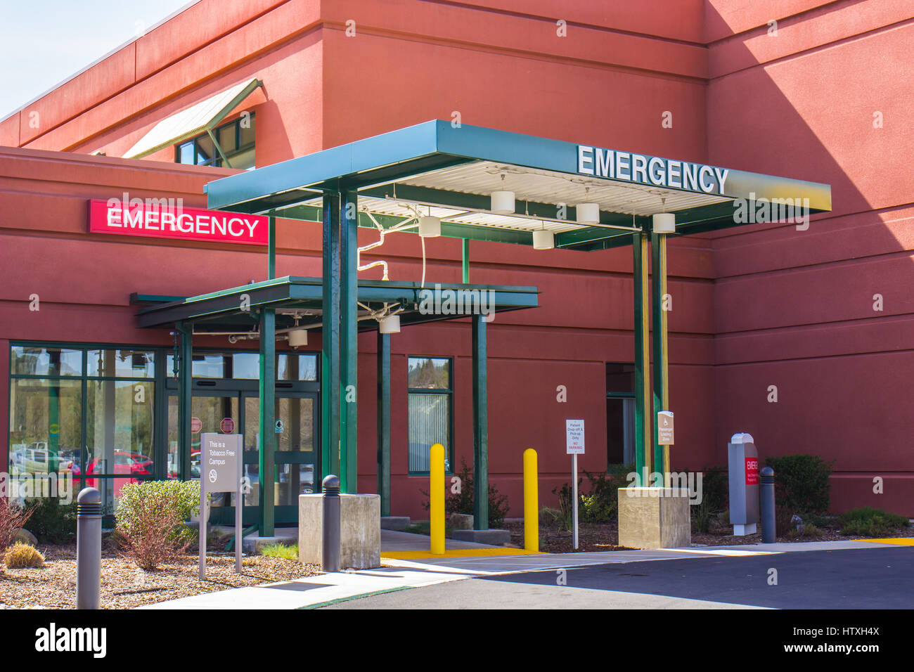 Emergency Entrance To Local Hospital Stock Photo - Alamy