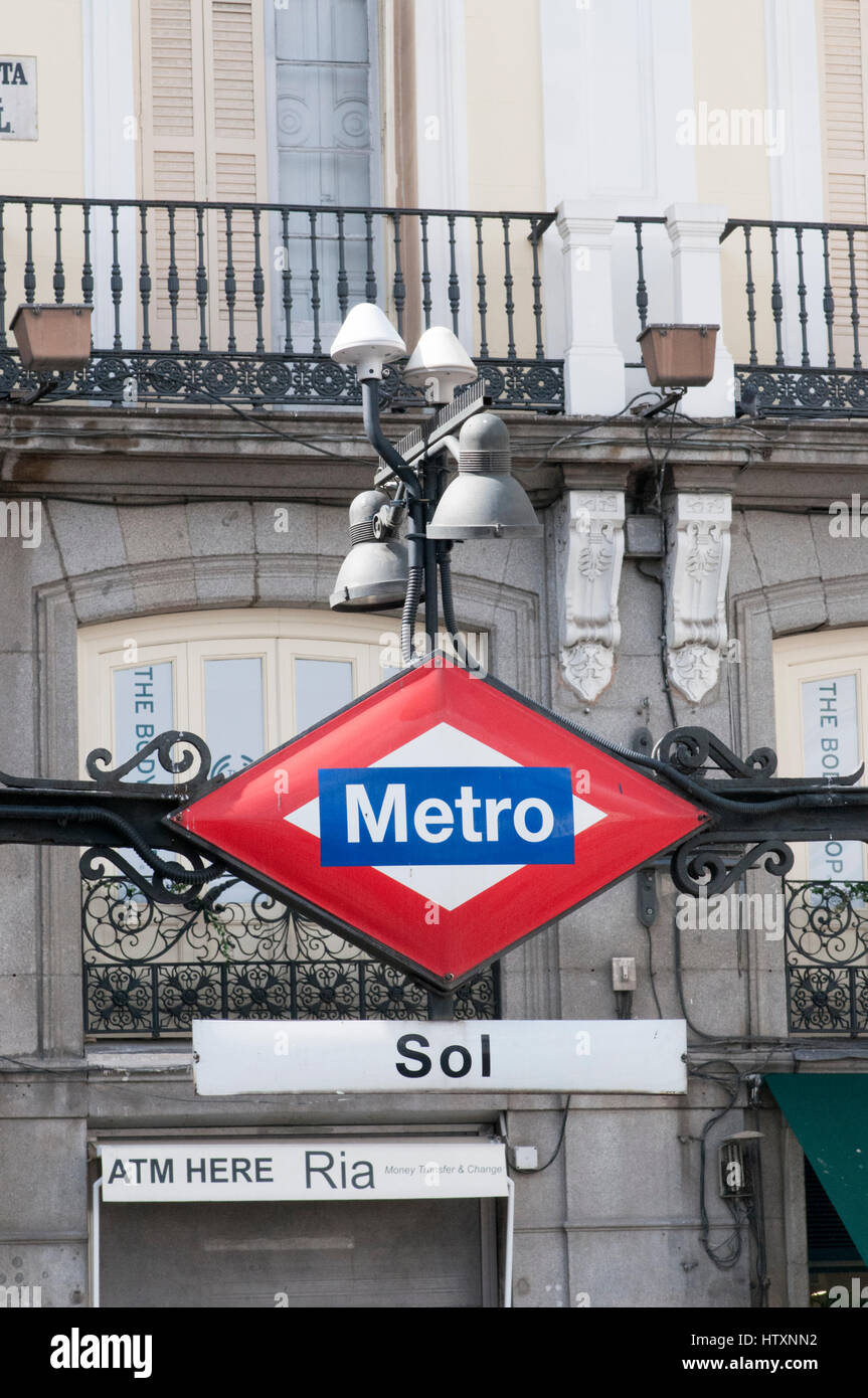Logo del metro hi-res stock photography and images - Alamy