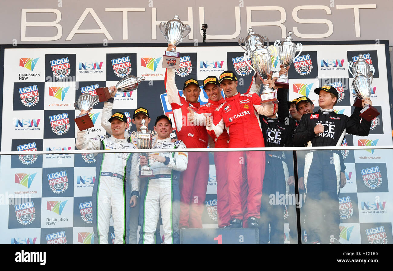 The 488 Ferrari of Toni Vilander, Craig Lowndes and Jamie Whincup win ...