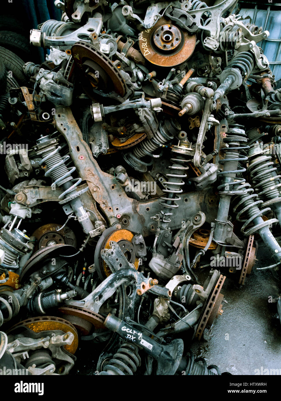 Pile of parts hi-res stock photography and images - Alamy