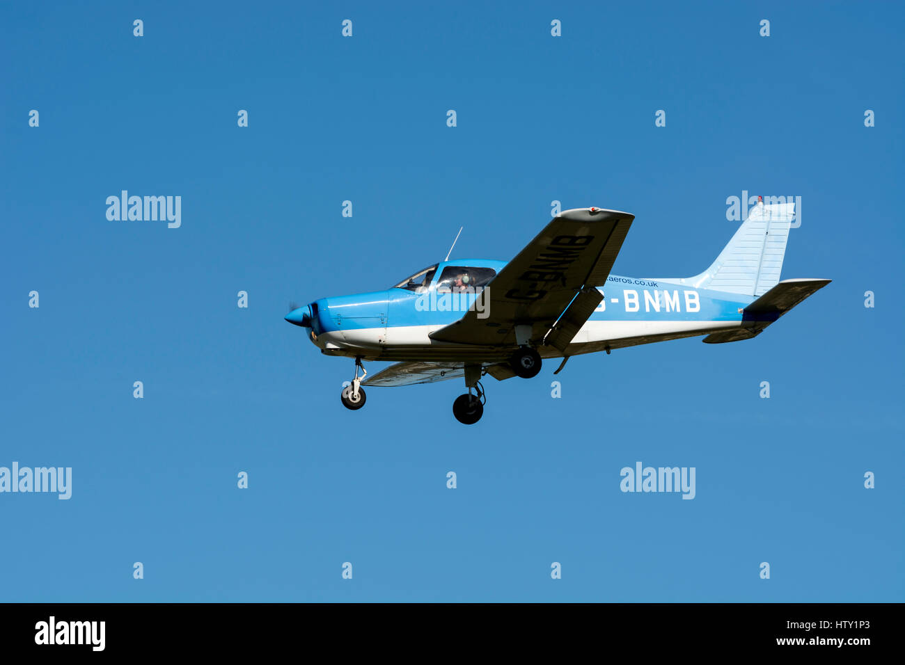 Piper pa28 warrior plane pa 28 flying hi-res stock photography and ...