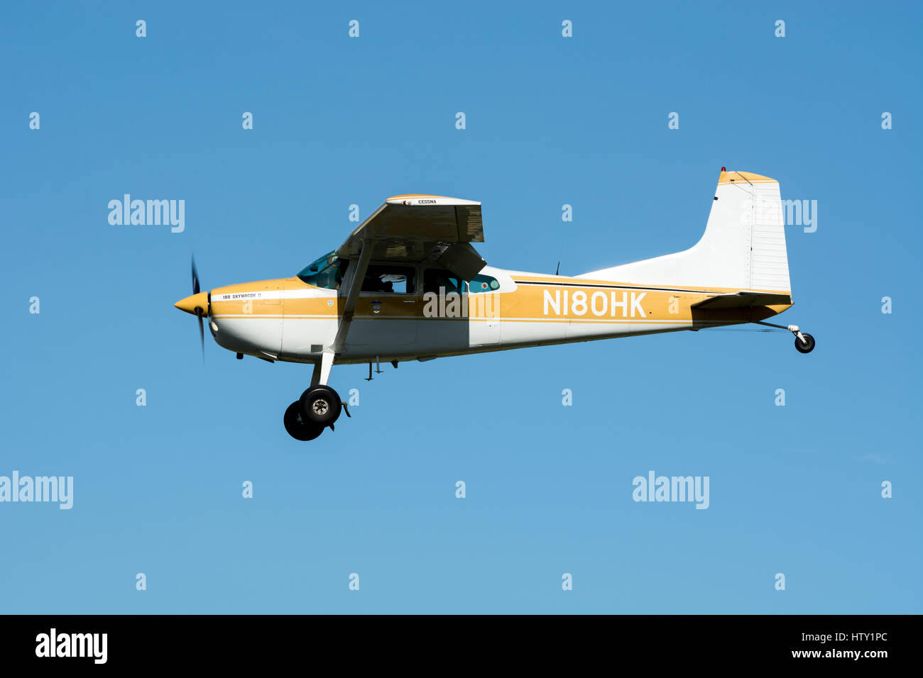 Cessna 180 hi-res stock photography and images - Alamy