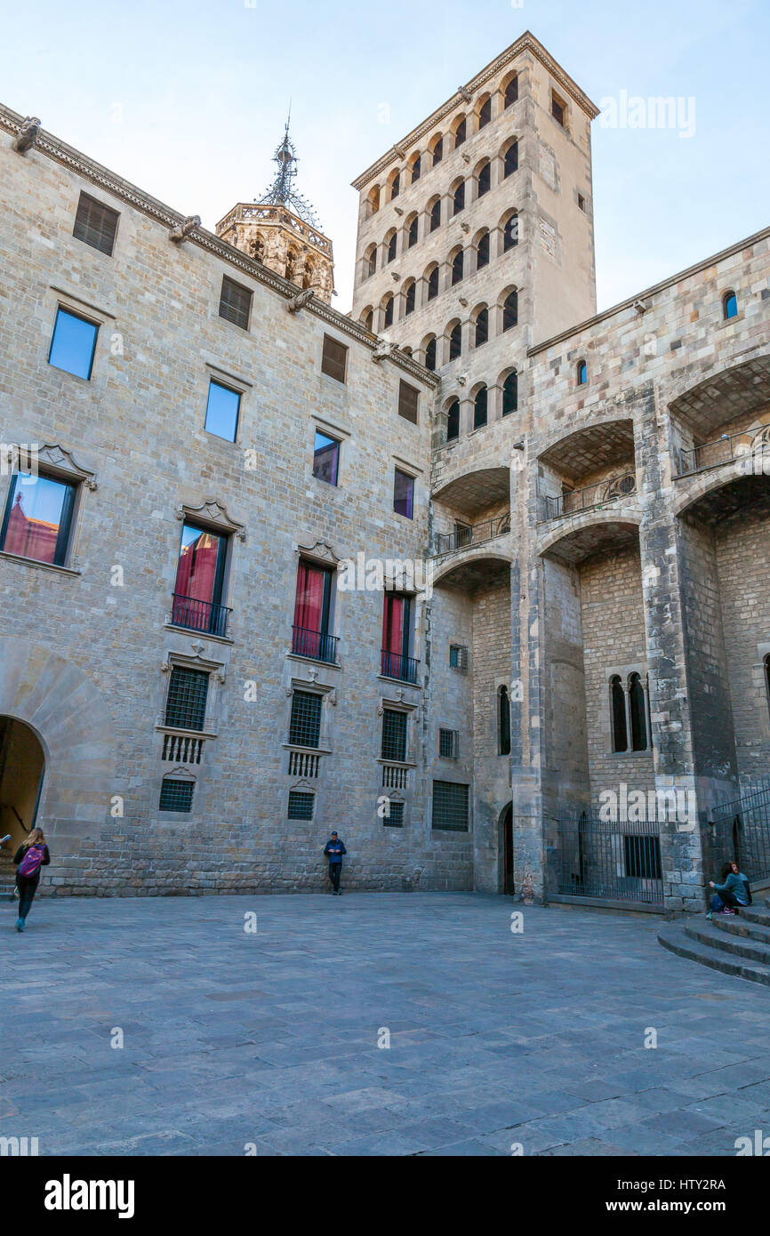 Palau Reial, Royal Palace at Placa del Rei (King's Square), Barcelona ...