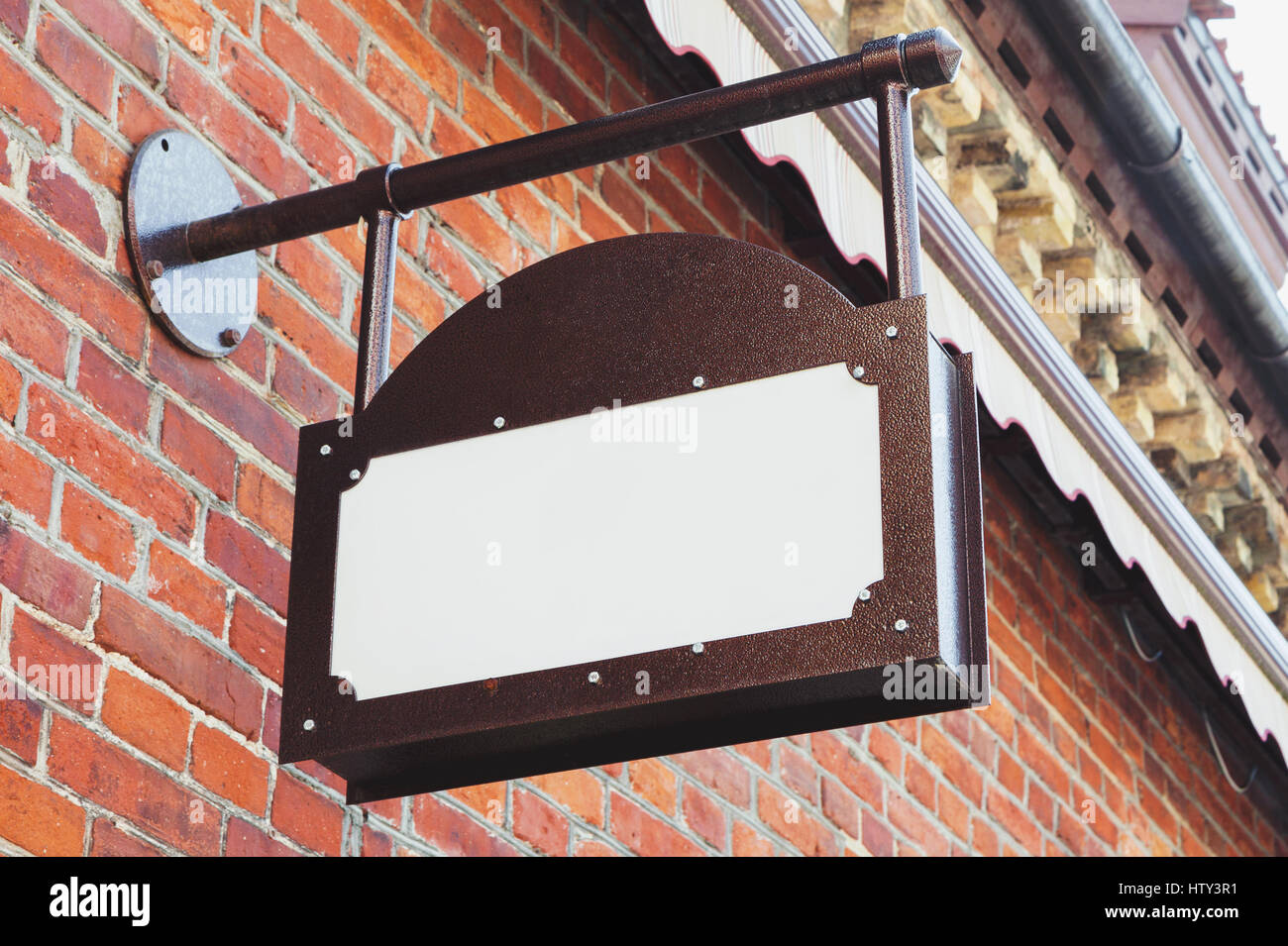 Vintage empty outdoor business signage mock up to add company logo ...