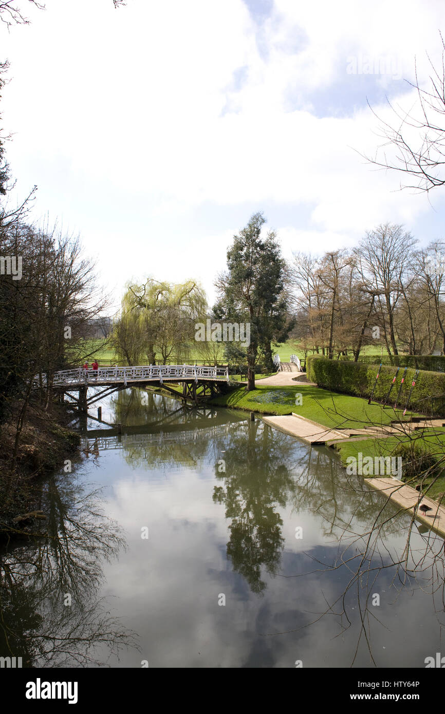 Arched footbridge over a river in Oxfordshire Stock Photo - Alamy