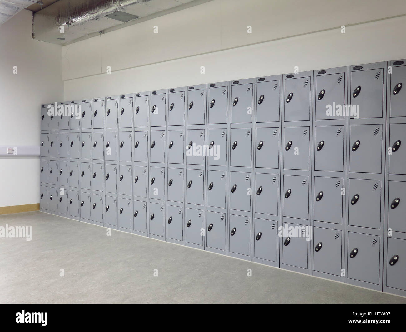 Locking lockers hi-res stock photography and images - Alamy