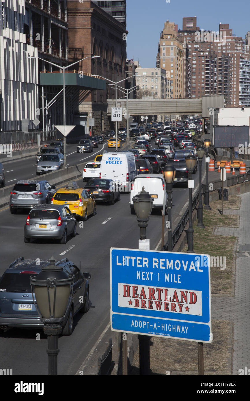 Looking north up the FDR Drive from 70th Street along the eastern edge ...