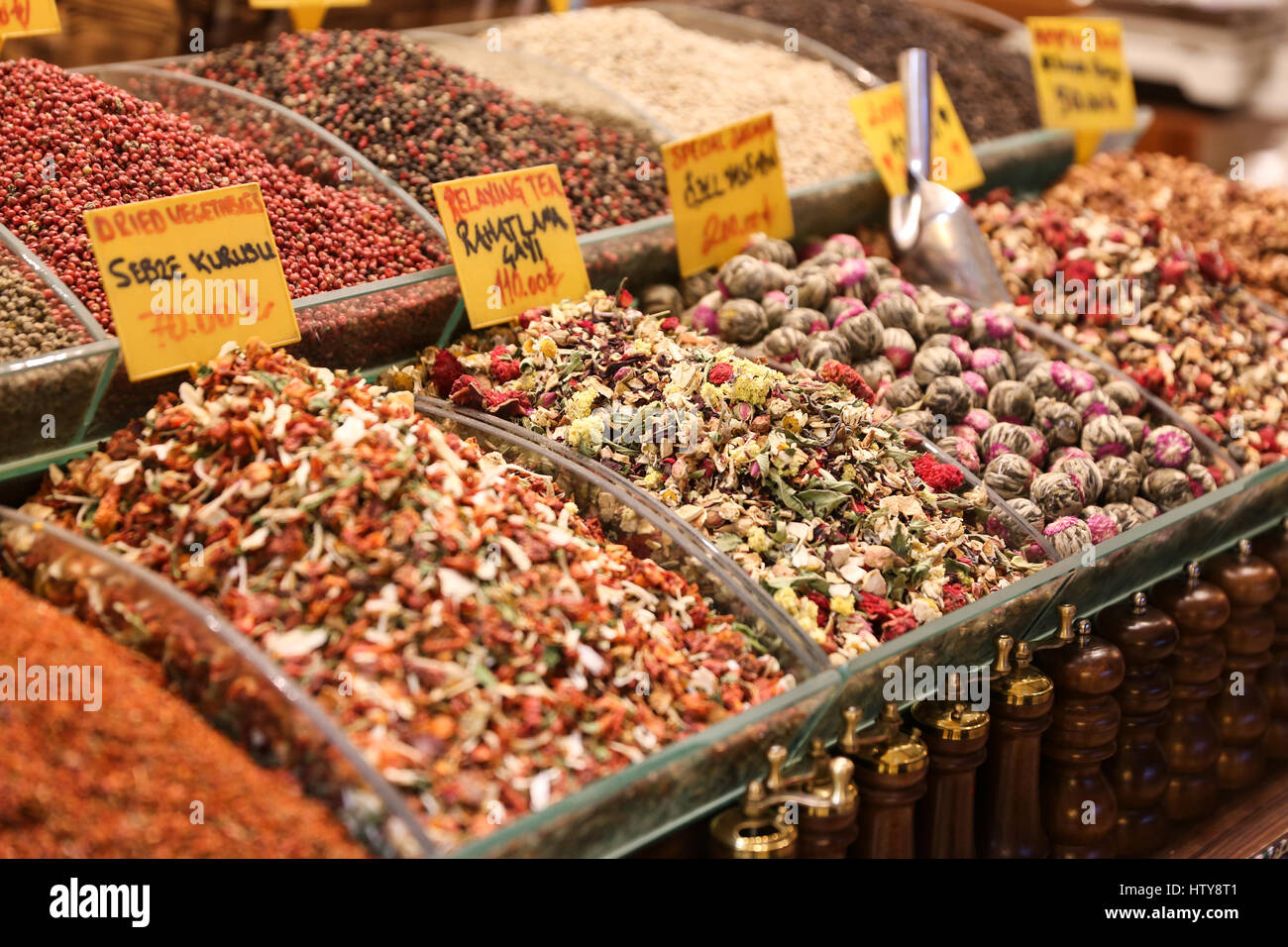 Teas in spice bazaar istanbul hi-res stock photography and images - Alamy