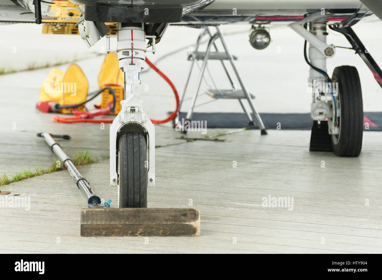 Landing gear undercarriage hi-res stock photography and images - Alamy