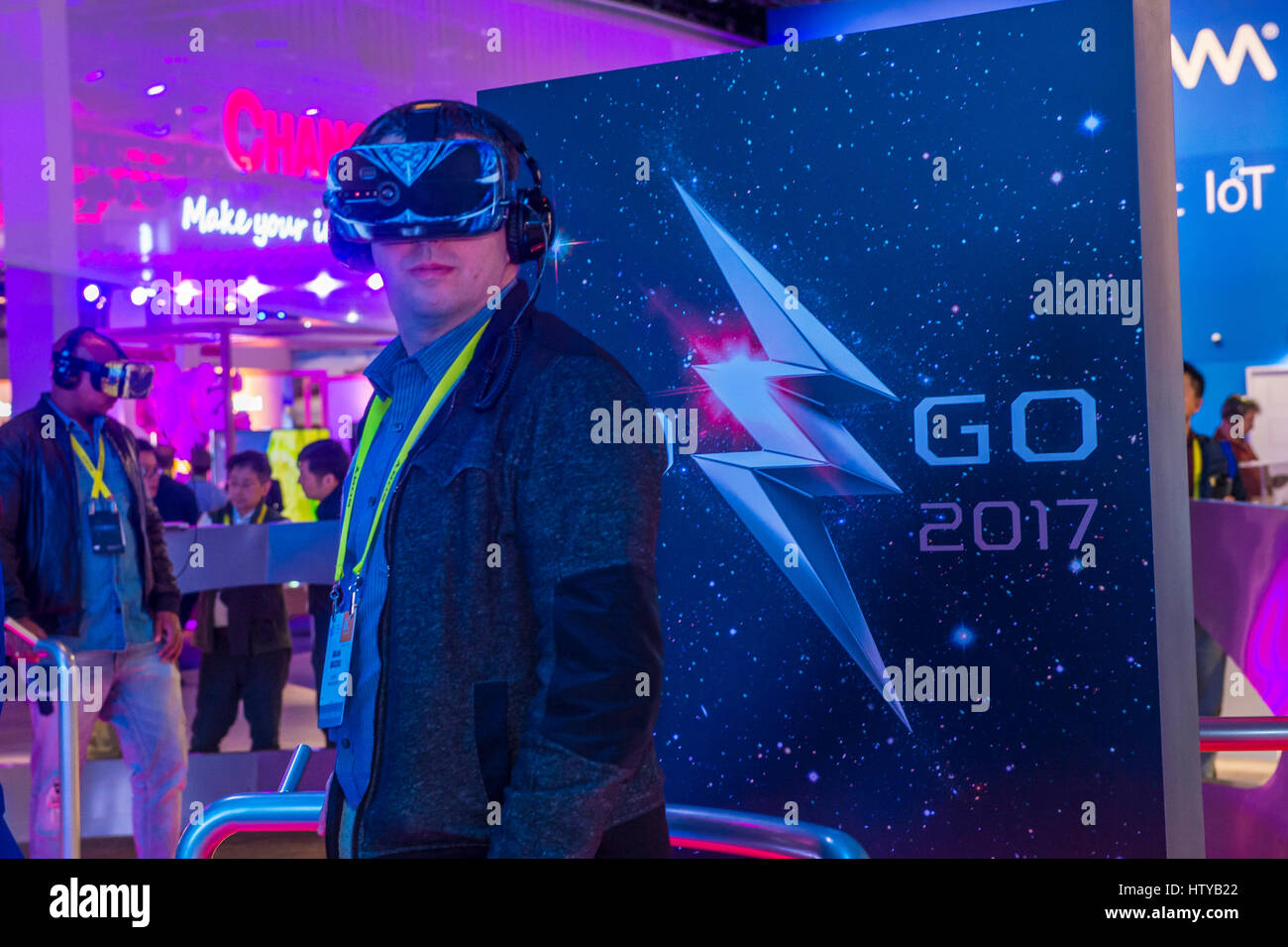 Qualcomm booth hi-res stock photography and images - Alamy