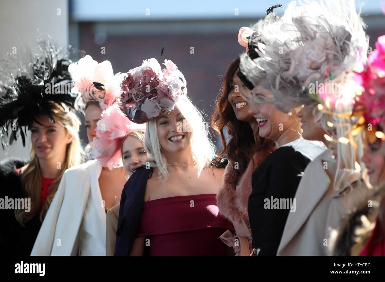 Female racegoers pose for hi-res stock photography and images - Alamy