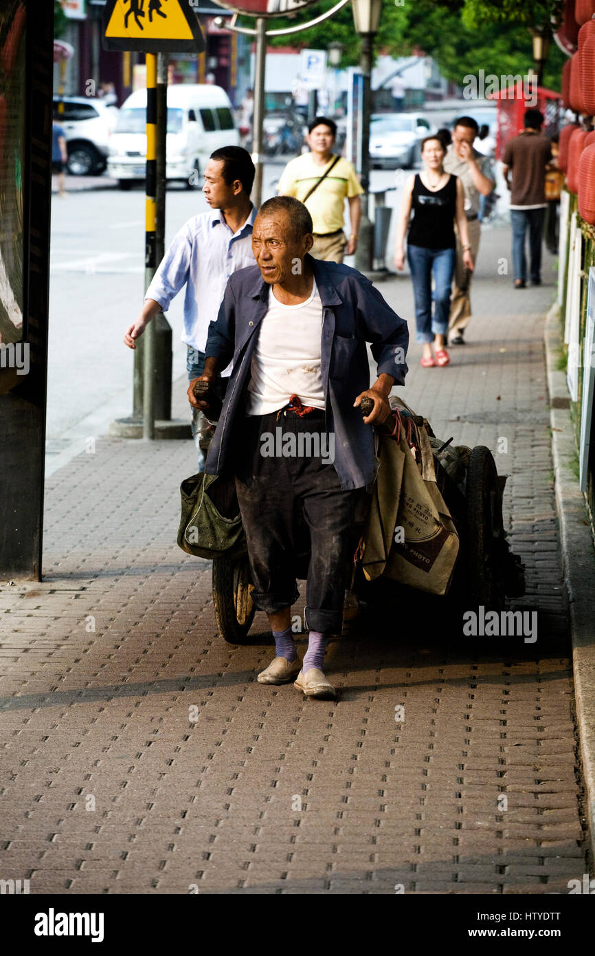 China, plastic, trash, recycling hi-res stock photography and images ...