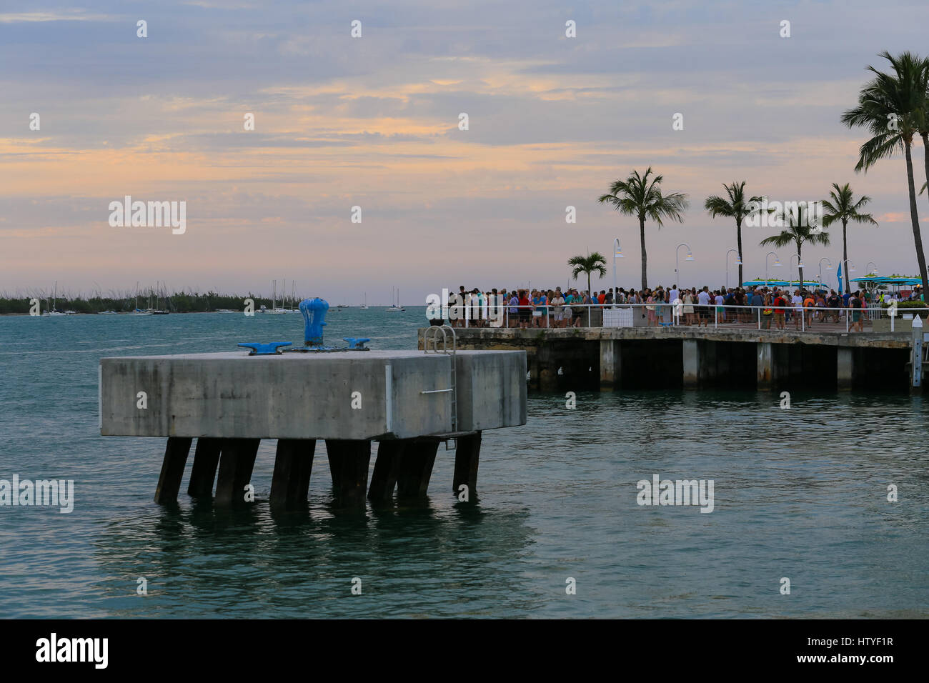People gathering on pier hi-res stock photography and images - Alamy