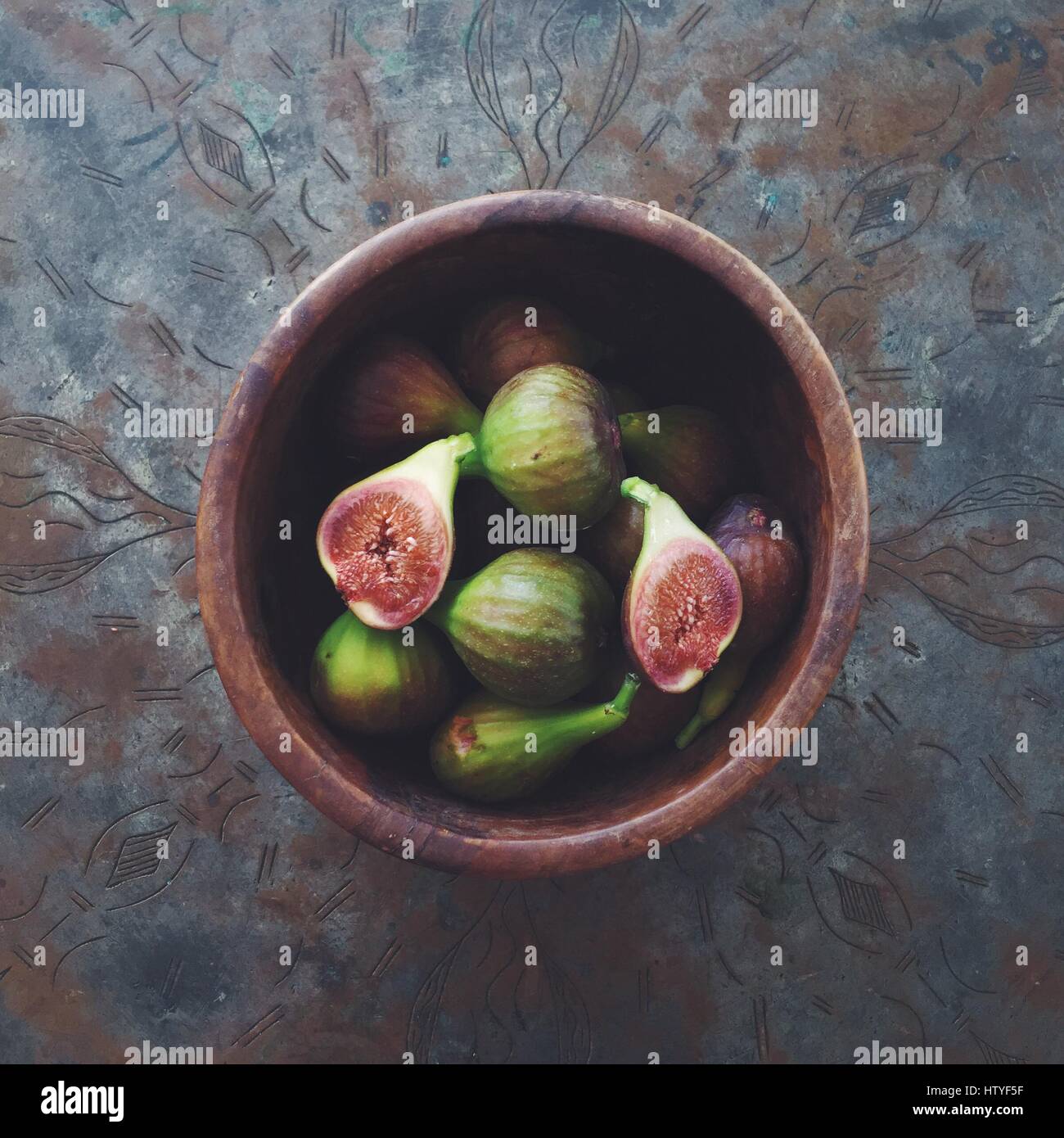 Bowl of figs Stock Photo - Alamy