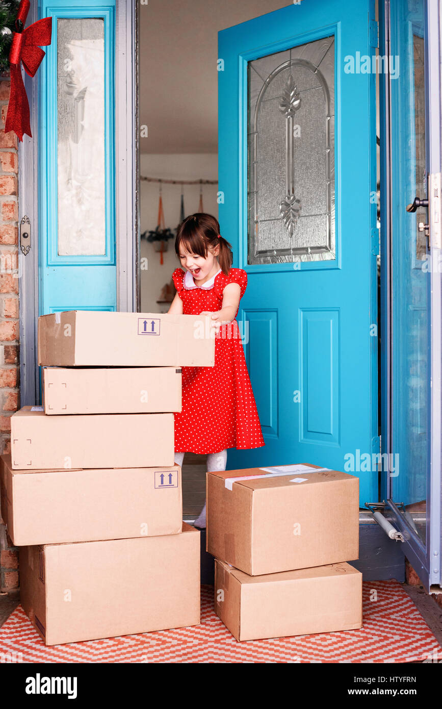 Front door delivery hi-res stock photography and images - Alamy