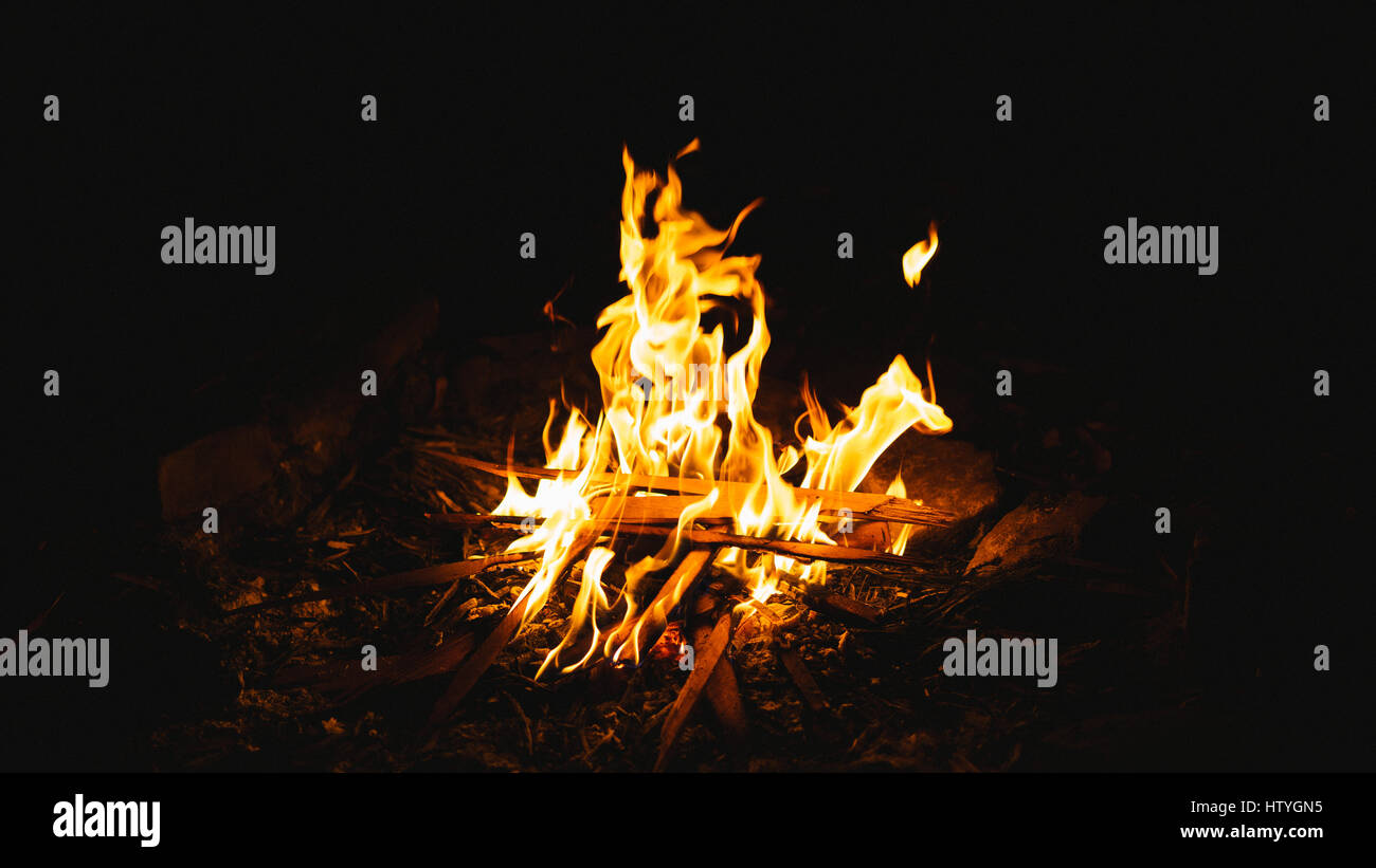 A camp fire Stock Photo - Alamy