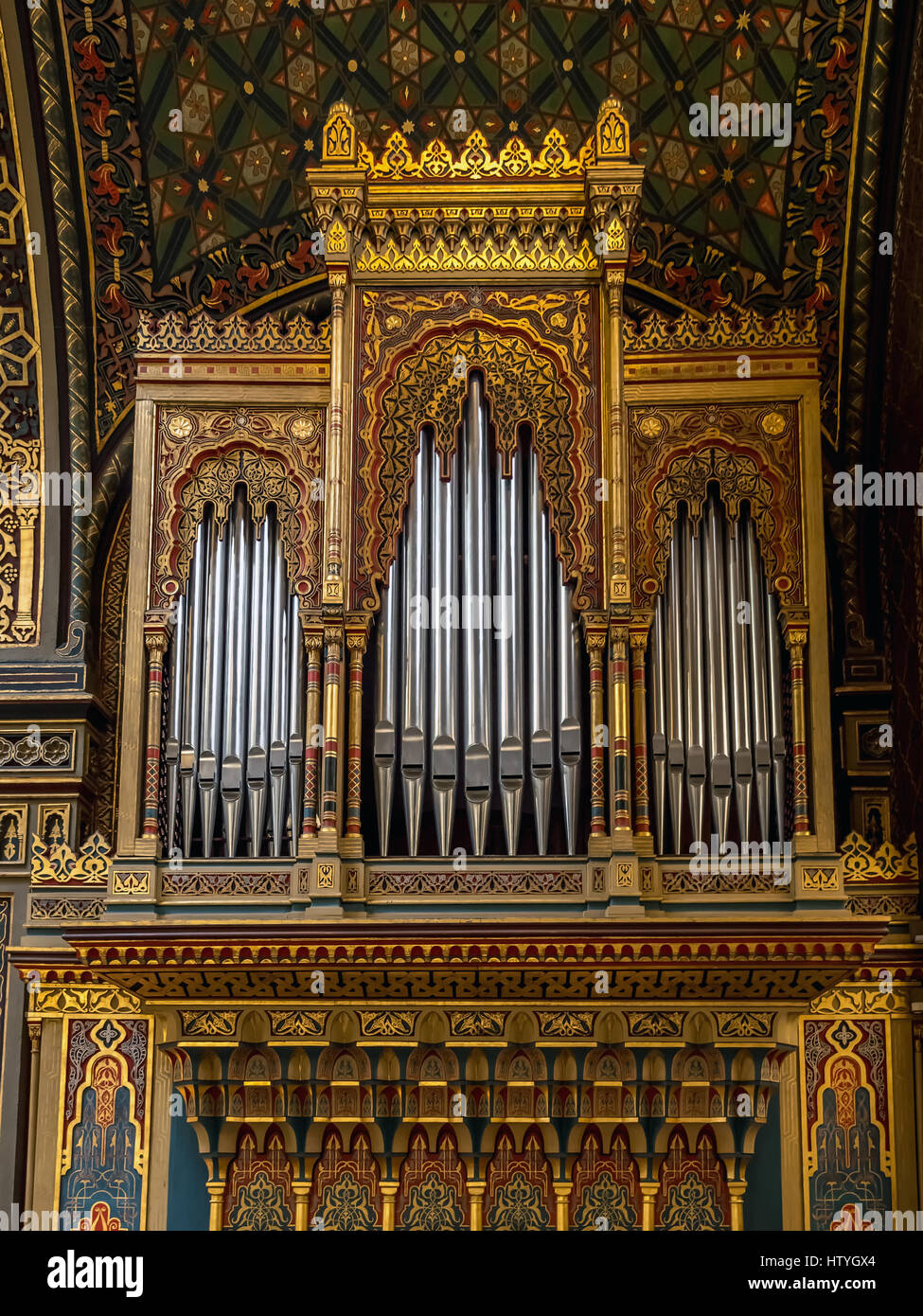 Pipe organs hi-res stock photography and images - Alamy