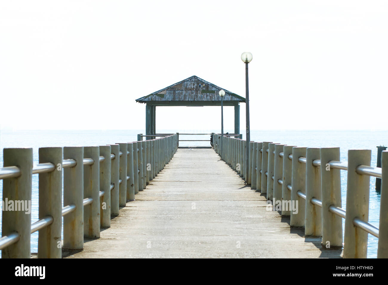 Concrete sun shade hi-res stock photography and images - Alamy