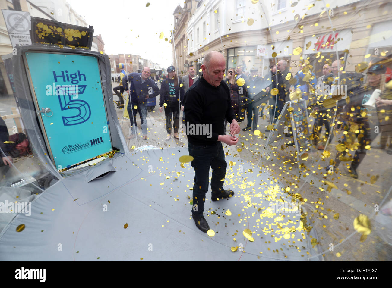 Crystal maze hi-res stock photography and images - Alamy