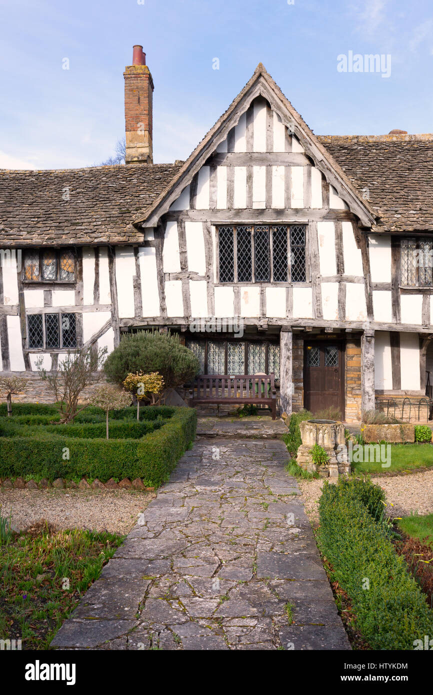 14th century building 1300s hi-res stock photography and images - Alamy