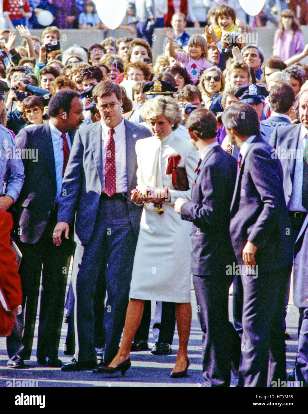 Prince charles princess diana visit hi-res stock photography and images ...