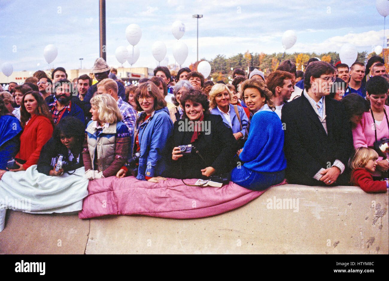 People arrive early at Springfield Mall to catch a glimpse of Princess ...