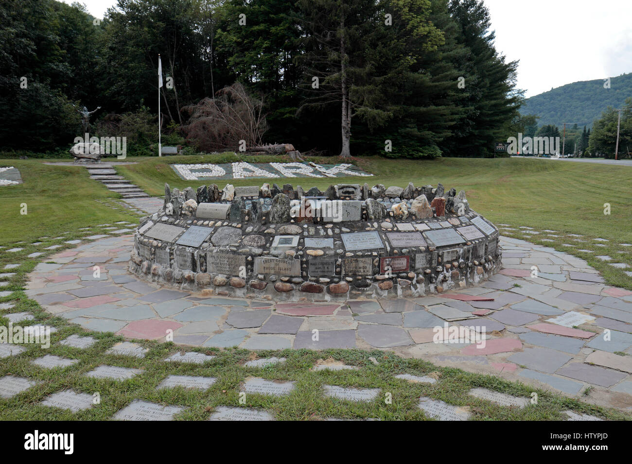 The Hail To The Sunrise monument reflecting pool, Mohawk Park ...