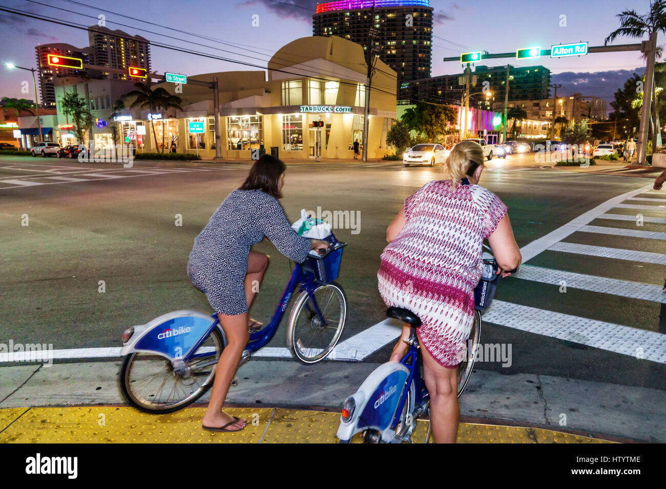 Florida South,Miami Beach,street scene,intersection,street crossing ...