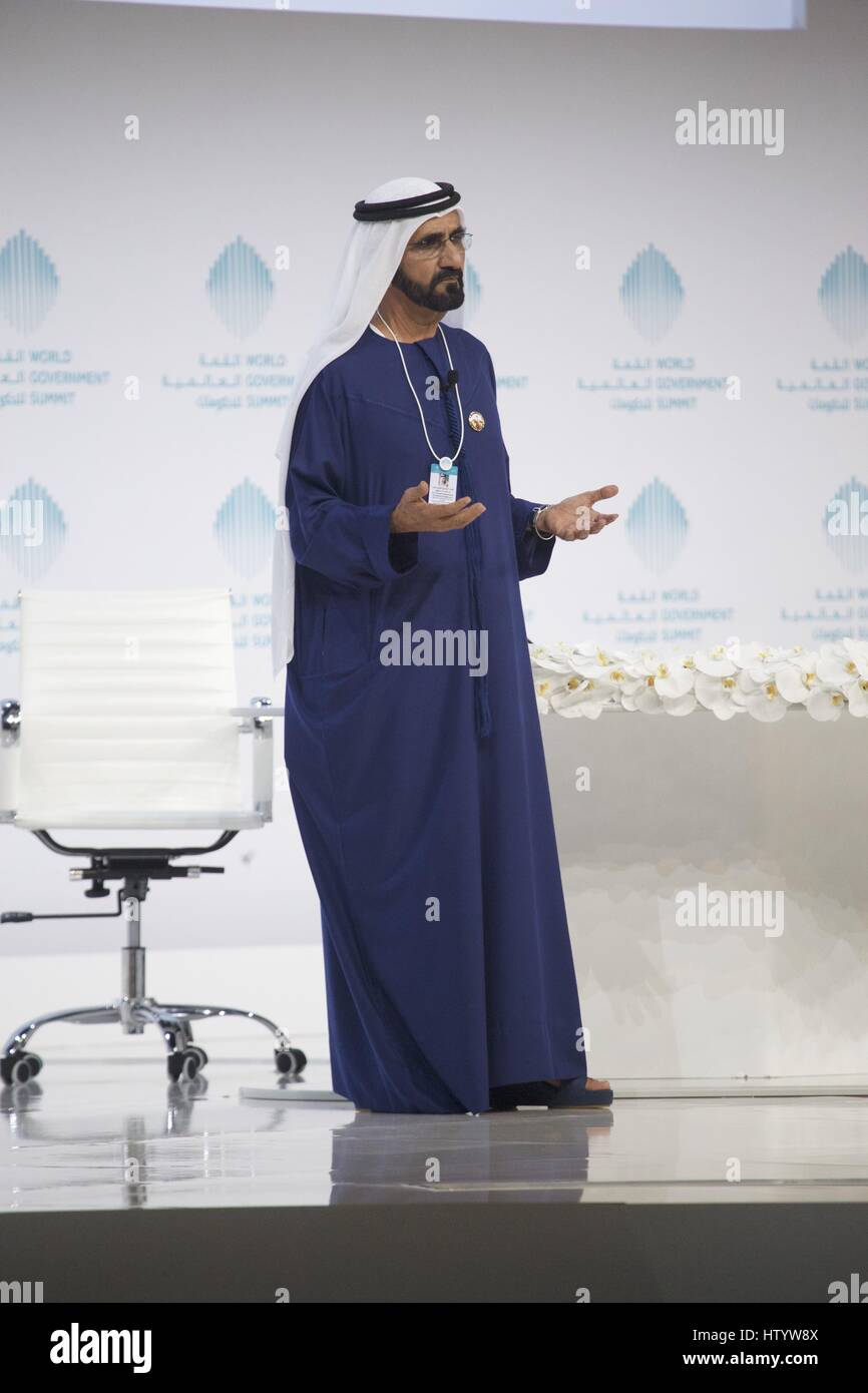 Sheikh mohammed speaking hi-res stock photography and images - Alamy
