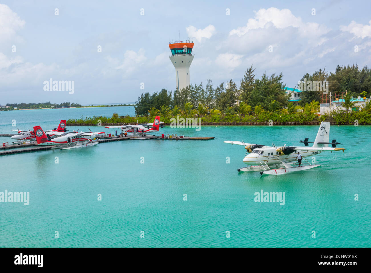 Maldives seaplanes hi-res stock photography and images - Alamy