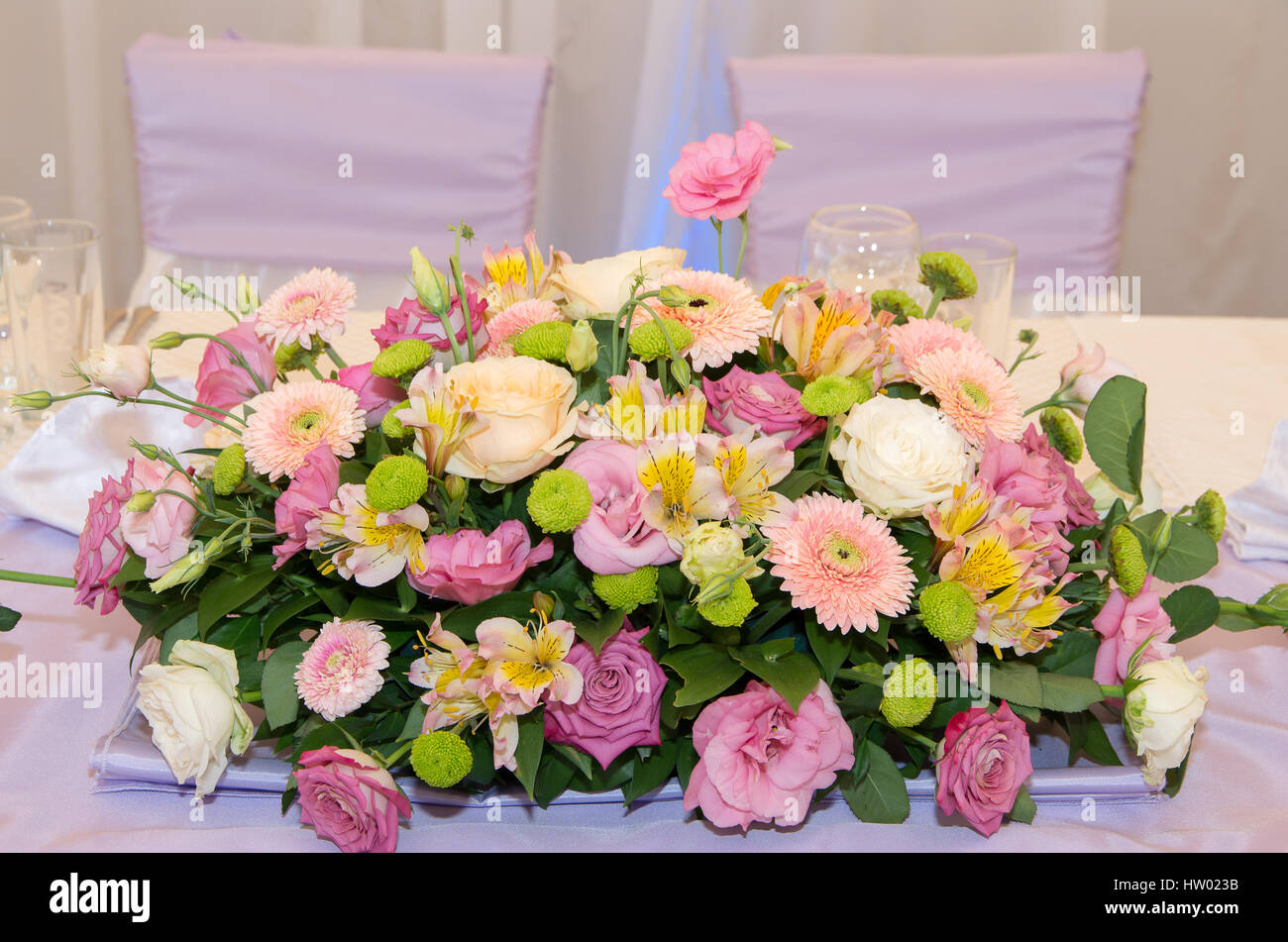 Luxury bouquet flowers hi-res stock photography and images - Alamy