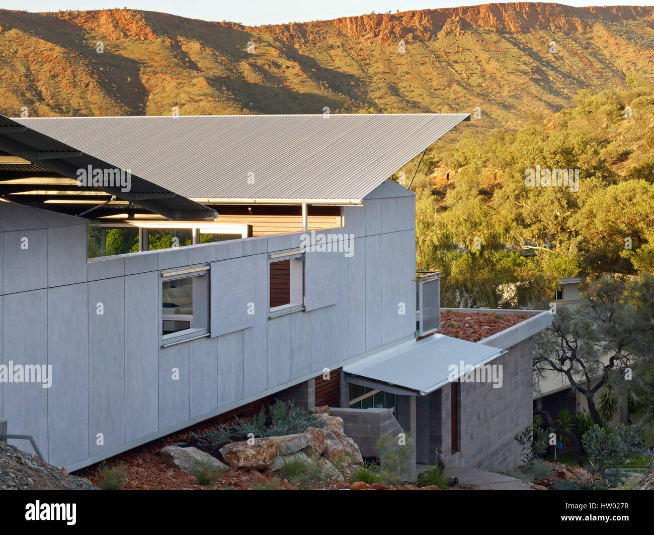 Elevation and landscape. Desert House, Alice Springs, Australia ...