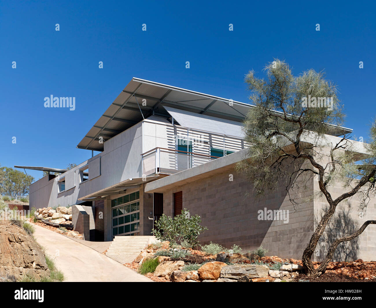 Elevation and landscape. Desert House, Alice Springs, Australia ...