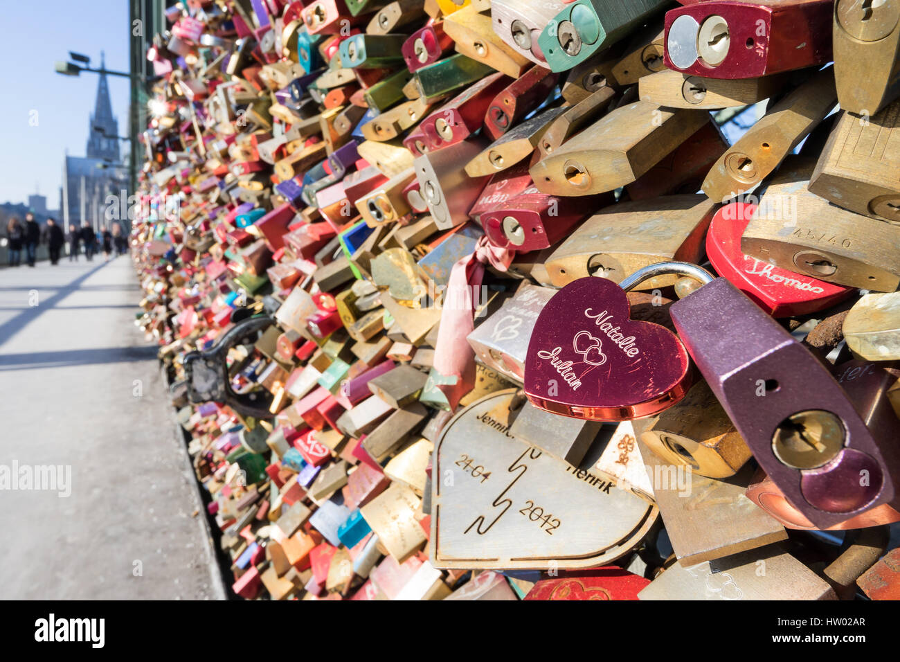 Couple bridge engraving hi-res stock photography and images - Alamy
