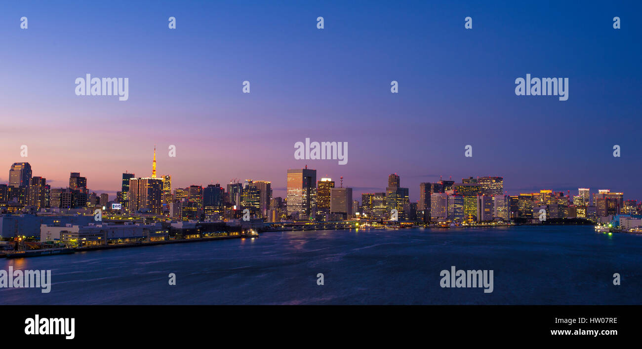 Tokyo skyline at sunset Stock Photo - Alamy