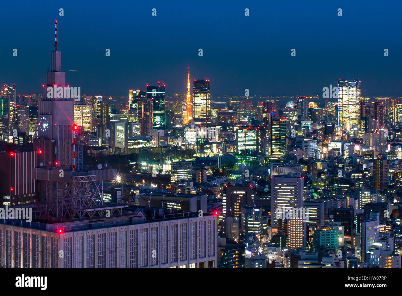 Tokyo skyline at sunset Stock Photo - Alamy