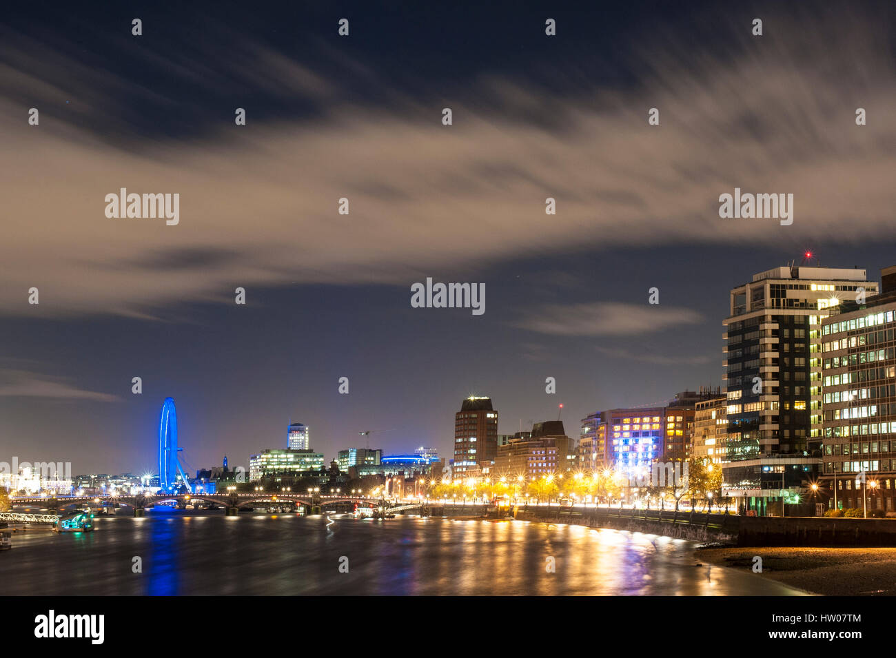 London skyline at night Stock Photo - Alamy