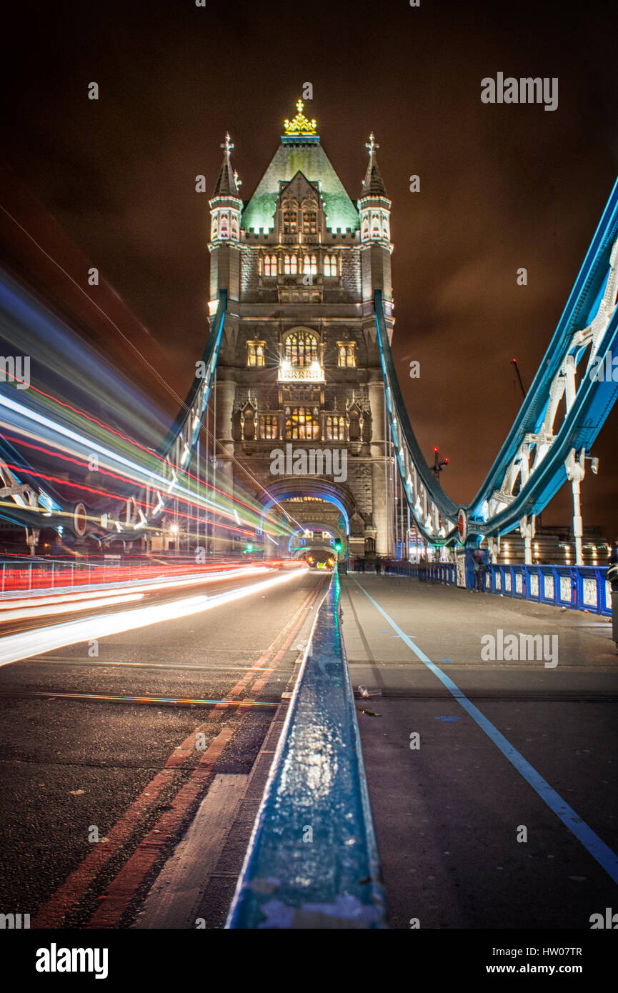 London backpacker street city hi-res stock photography and images - Alamy