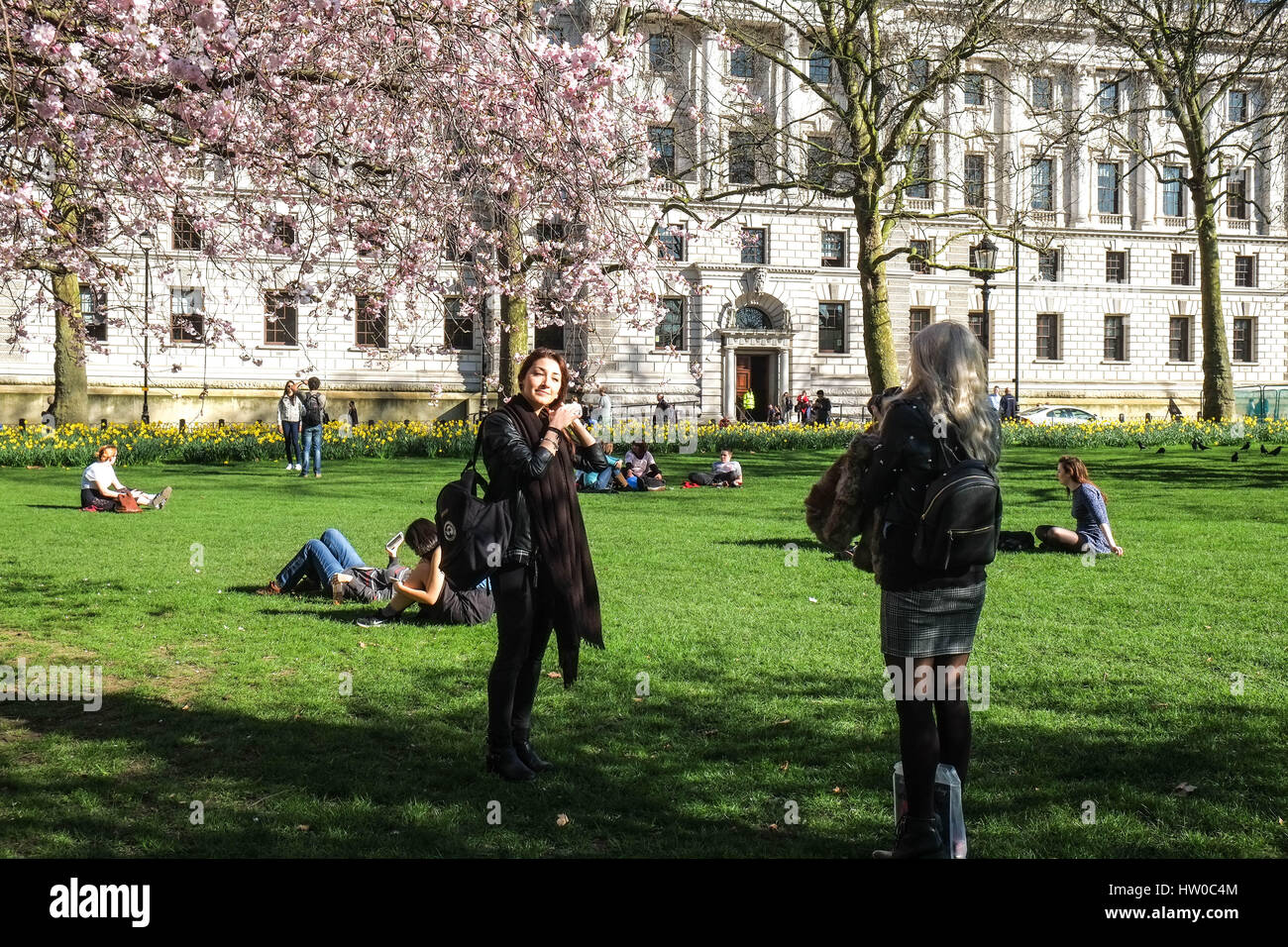 London, UK. 15th March, 2017. Londoners enjoy a warm spring day in St ...