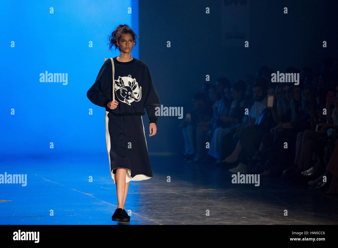 Memo model hi-res stock photography and images - Alamy