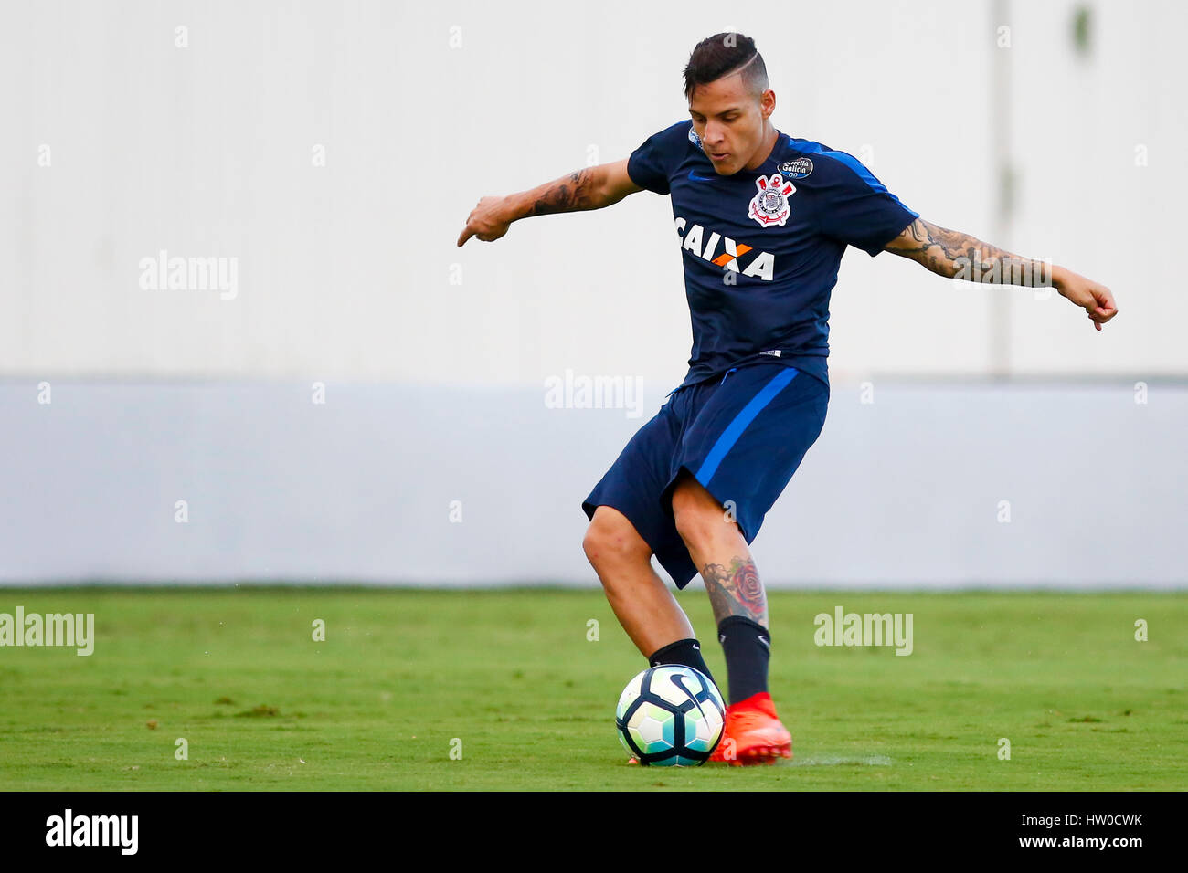 SÃO PAULO, SP - 15.03.2017: TREINO DO CORINTHIANS - William Arana ...