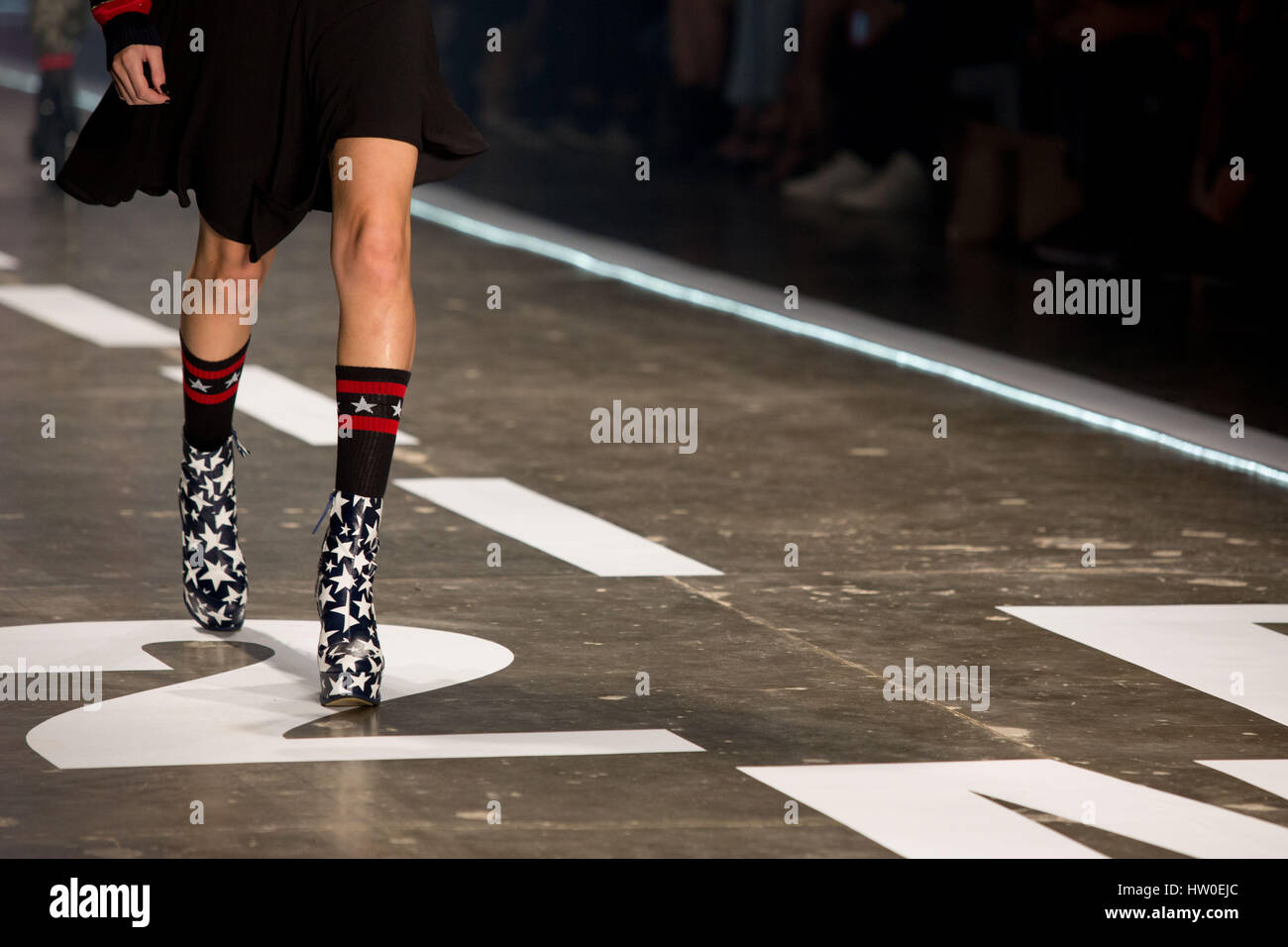 2nd floor stage hi-res stock photography and images - Alamy