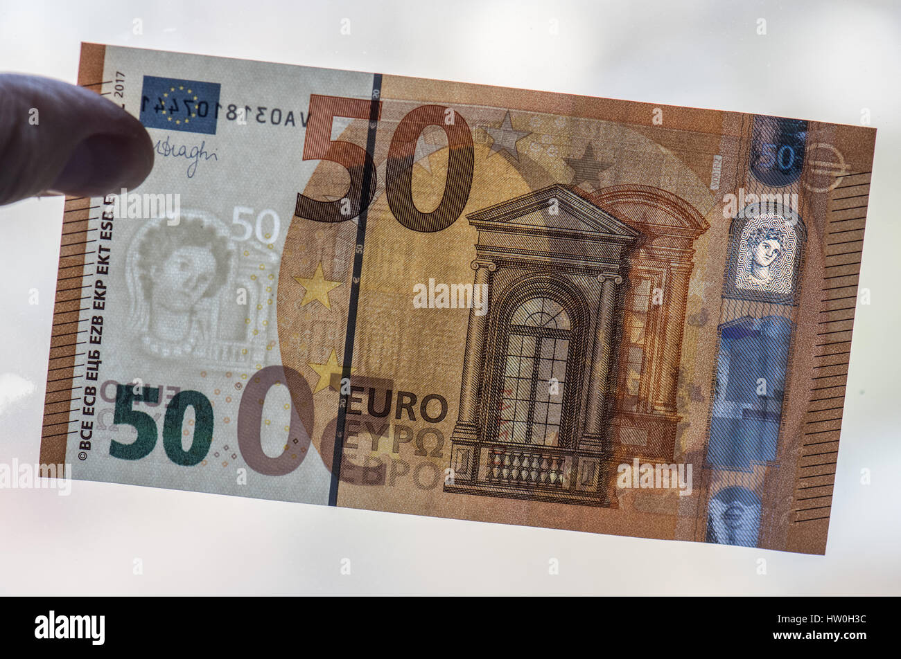 Frankfurt, Germany. 16th March, 2017. The new 50 Euro bank note is ...