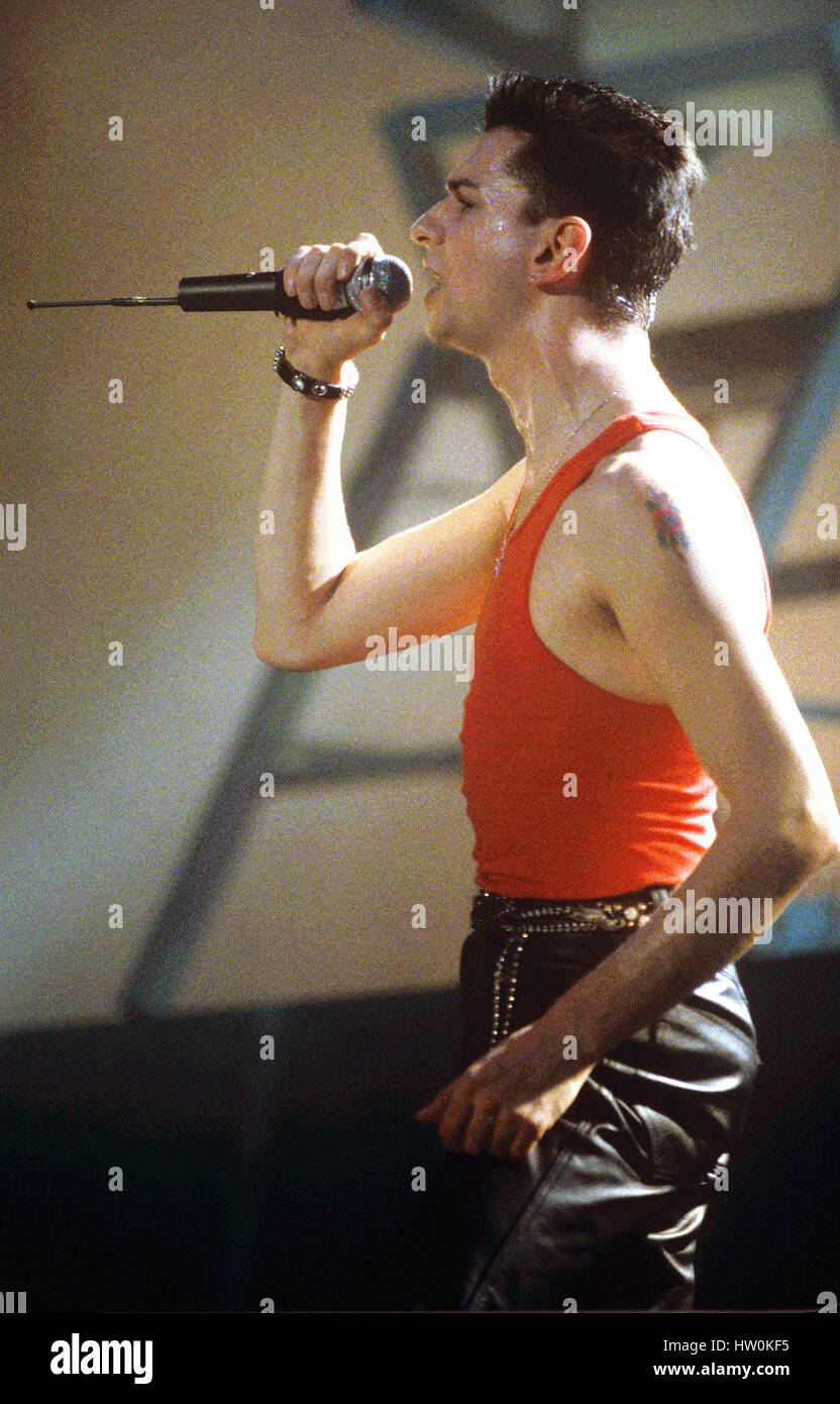 Dave gahan 1986 hi-res stock photography and images - Alamy