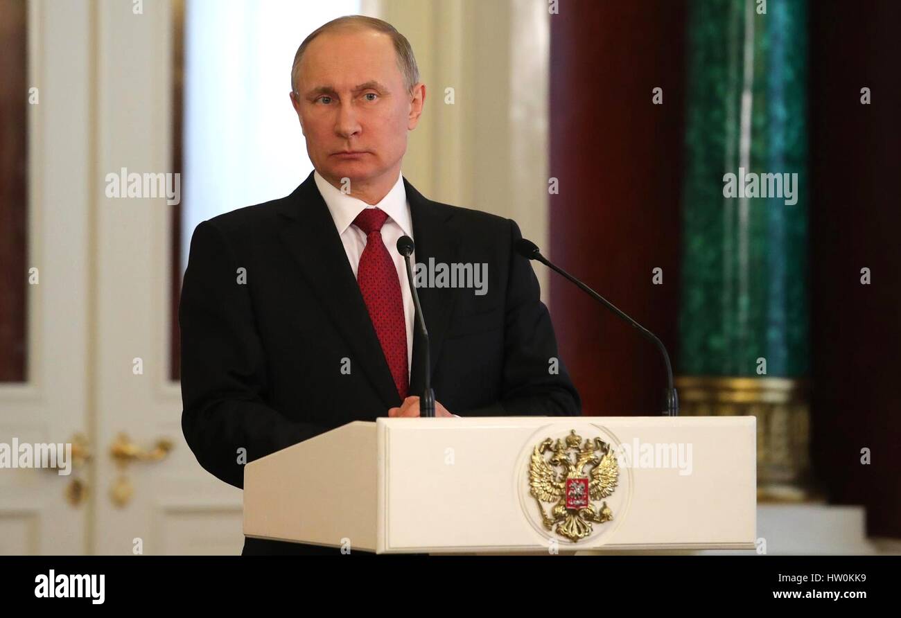 Vladimir putin angry hi-res stock photography and images - Alamy