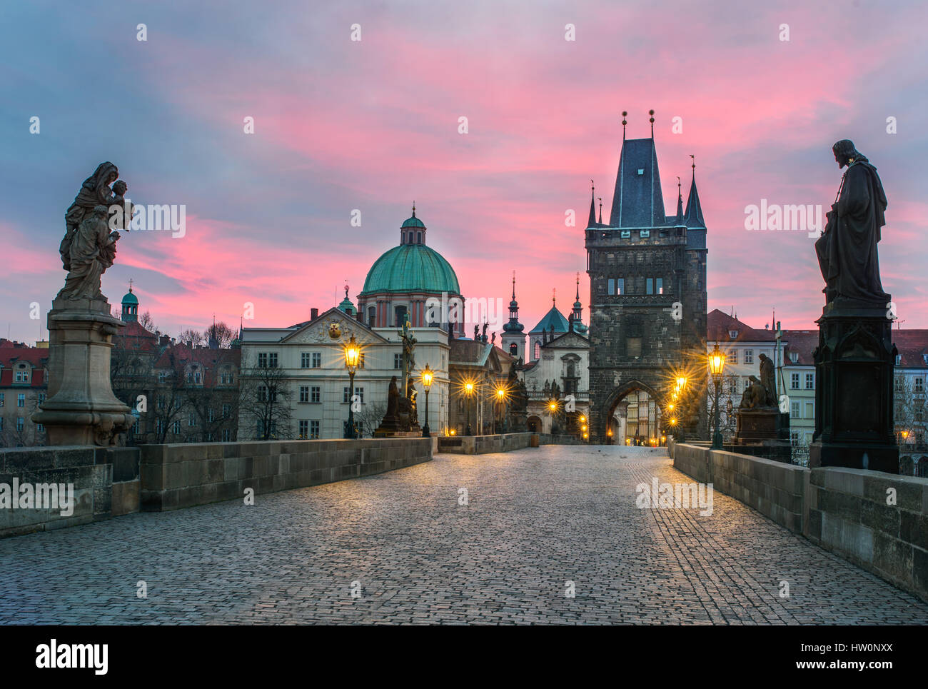 Temple street bridge hi-res stock photography and images - Alamy