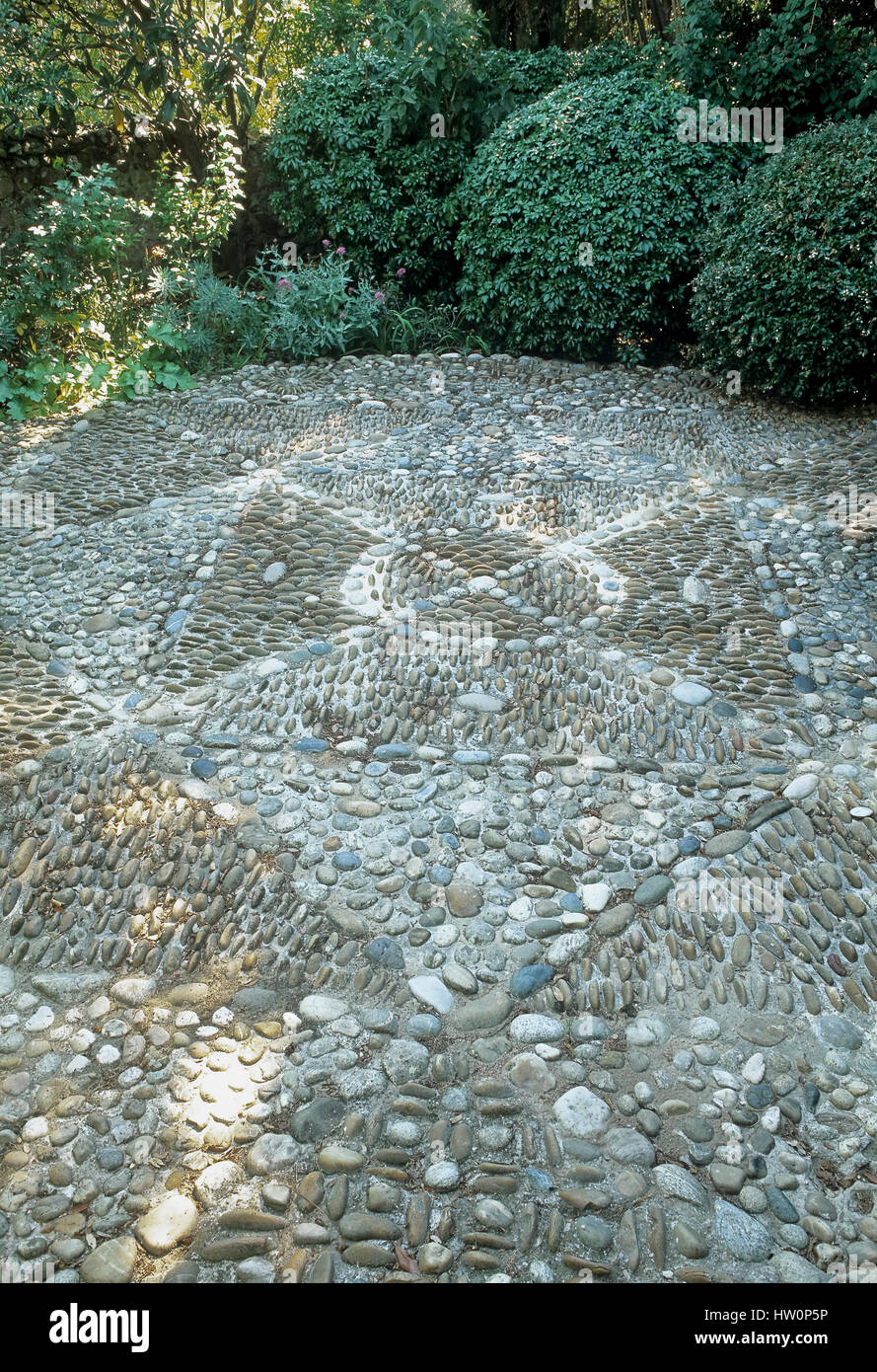 Pebble terrace hi-res stock photography and images - Alamy